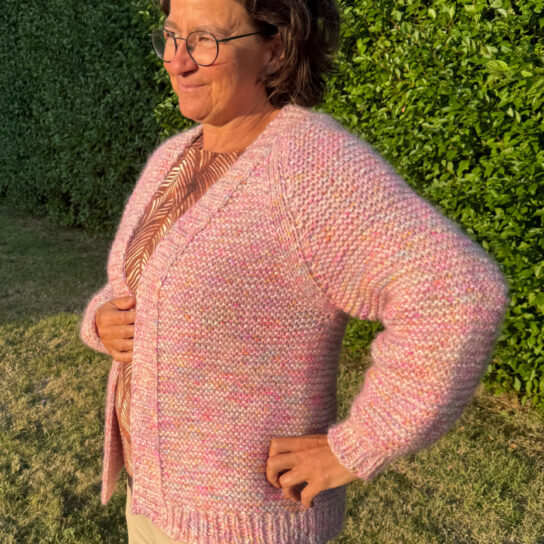 Joori Cardigan Knitting Pattern – Seamless Raglan Top-Down